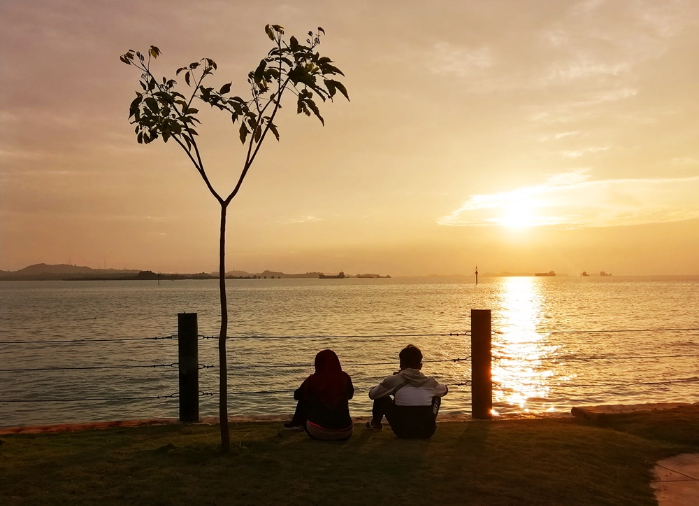 Sepotong Senja Di Harbour Bay – Jelajah Langkah